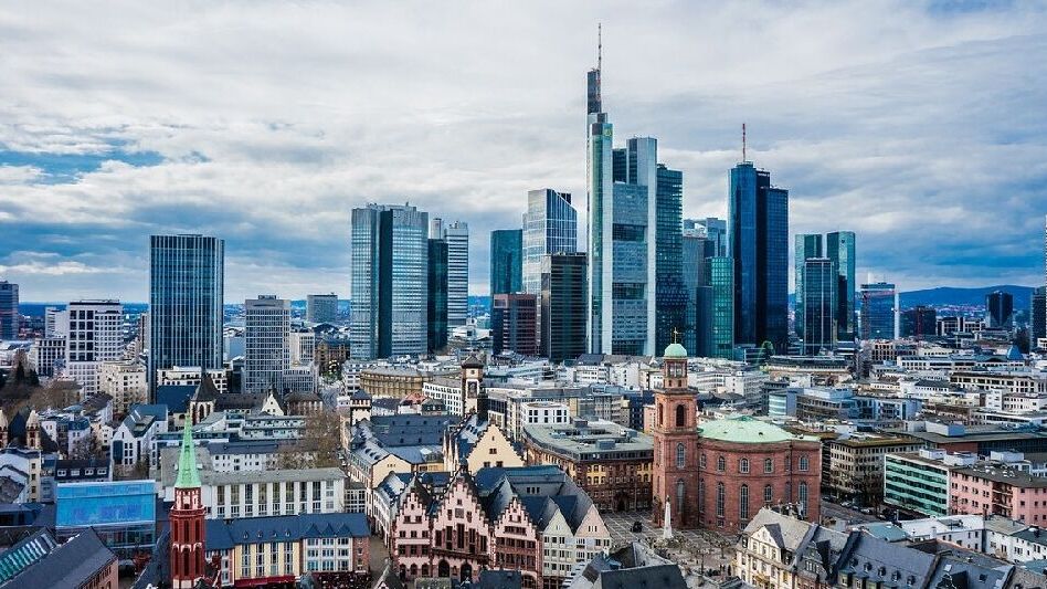 Aktien Frankfurt: Leichte Verluste - Zollsorgen und schwache Zahlen von ...