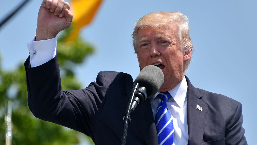 Trump lobt britische Soldaten als 'großartigste Kämpfer' - 25.01.26 ...